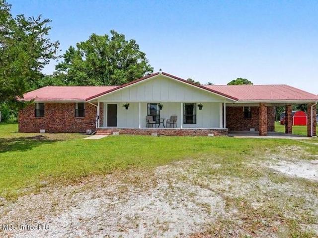 11929 Patrick Henry St, Moss Point, MS 39562