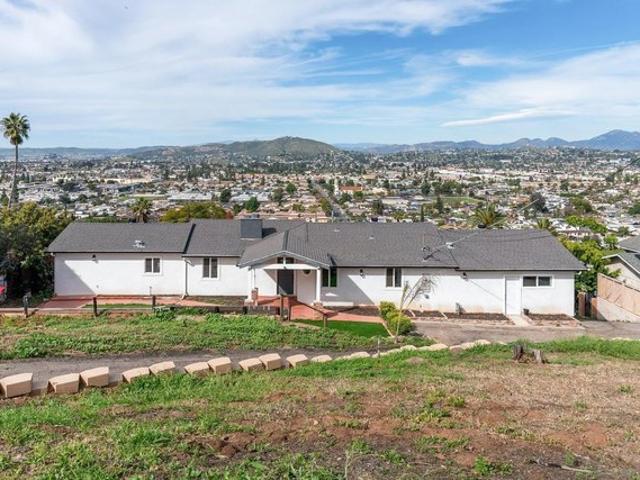 1192 Merritt Dr, El Cajon, CA 92020