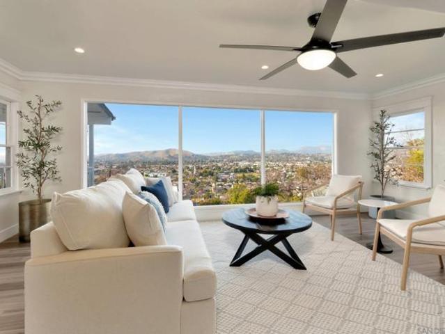 1192 Merritt Dr, El Cajon, CA 92020