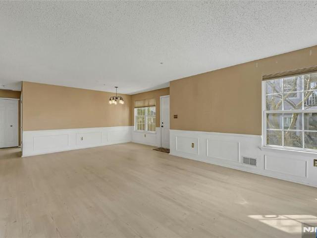1192 Richmond Road
