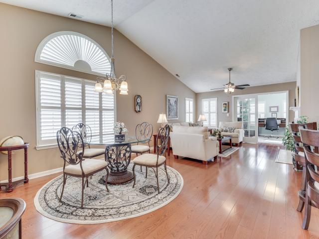 1192 Vicksburg South Drive