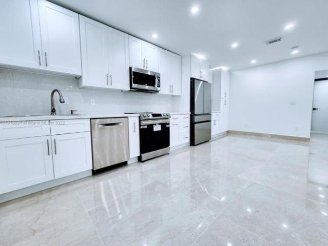 11930 19th Dr NE #3, North Miami, FL 33181
