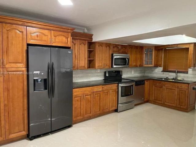 11930 19th Dr NE #7, North Miami, FL 33181