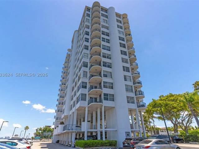 11930 N Bayshore Dr Apt 704, North Miami, FL 33181