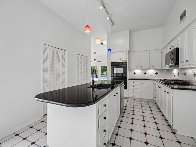 11931 Carriage Hill Drive