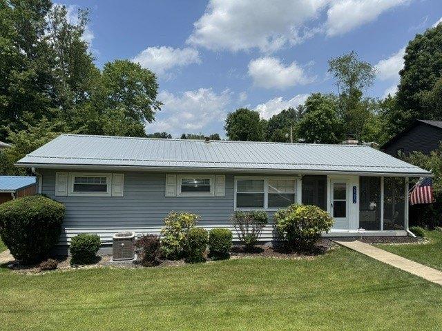 11938 Kammerer Ave, Conneaut Lake, PA 16316