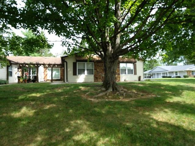 1193 E Buckingham East St, Bloomington, IN 47401
