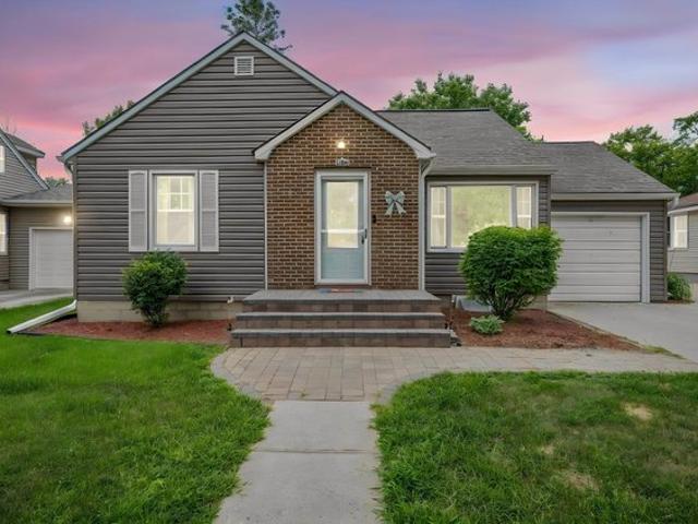 1193 River Rd, Windom, MN 56101