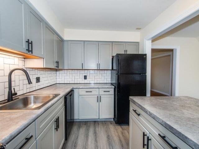 1193A Valley Rd Unit A, Wayne Twp. Us, nj
