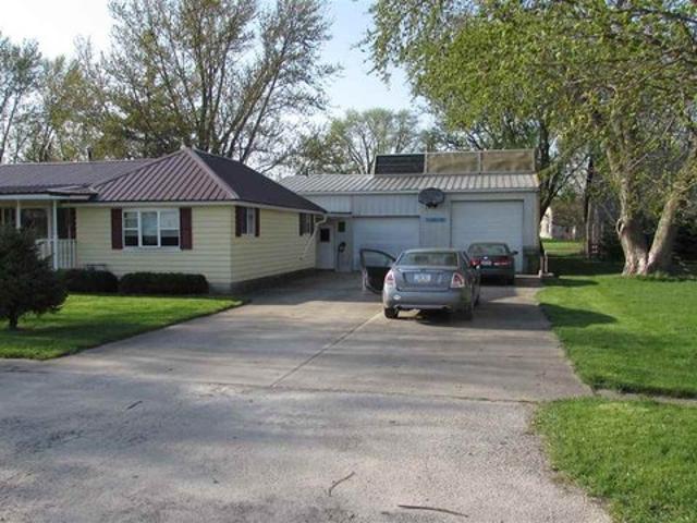 119 1st St, Atalissa, IA 52720