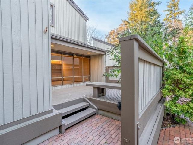 119 98th Ave NE Unit 119, Bellevue, WA 98004