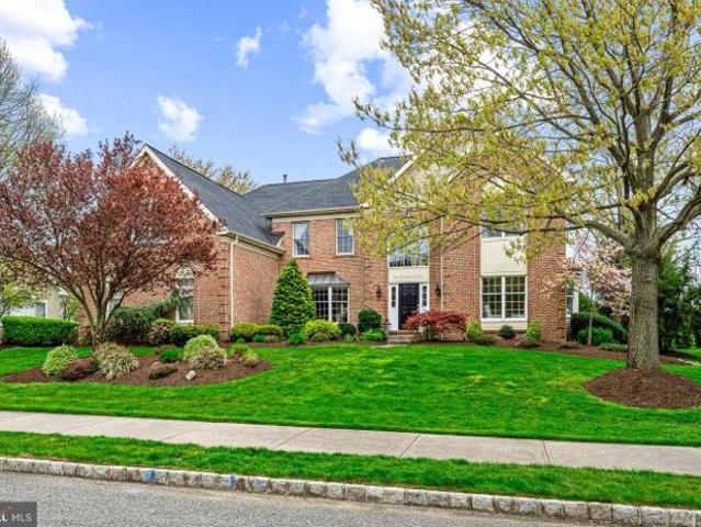 119 Country Club Dr, Moorestown, NJ 08057