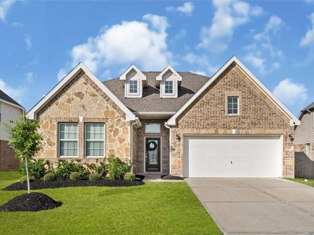 119 Comal Dr, Baytown, TX 77523