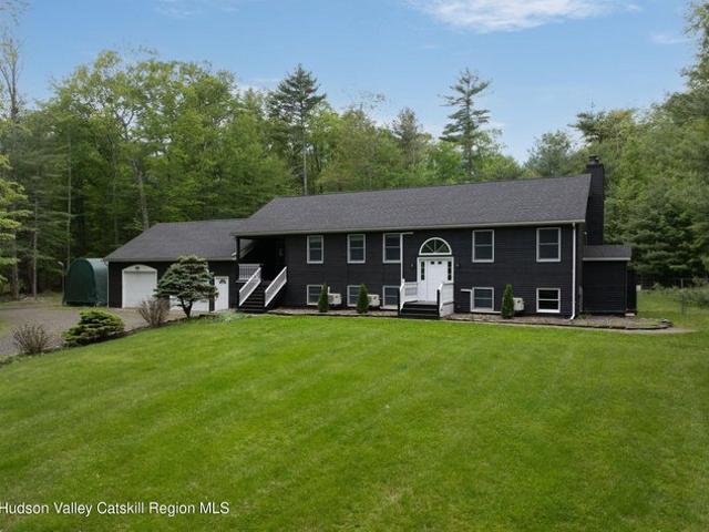 119 Cedar Dr, Kerhonkson, NY 12446