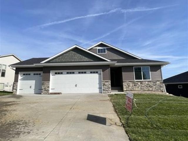 119 Chadwick Ln, Iowa City, IA 52245