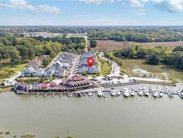 119 Creek Ln, Suffolk, VA 23435