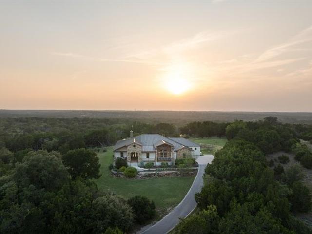 119 Creekside Trl, Spicewood, TX 78669