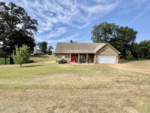 119 American River Dr, Lake Cormorant, MS 38641