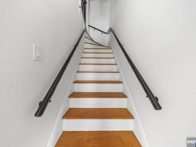 119 Gouverneur Avenue # 2