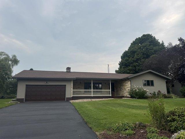119 Grand St, Highland, WI 53543