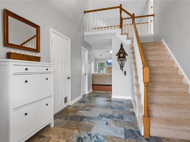 119 E Wedgwood DR
