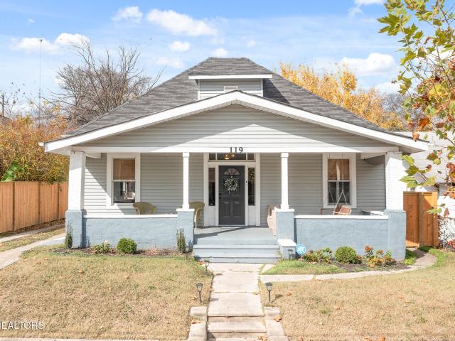 119 E Caldwell Ave