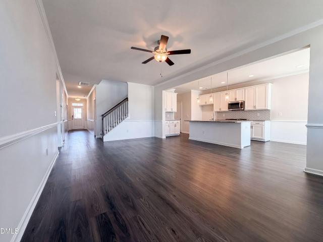 119 E Caxton Court
