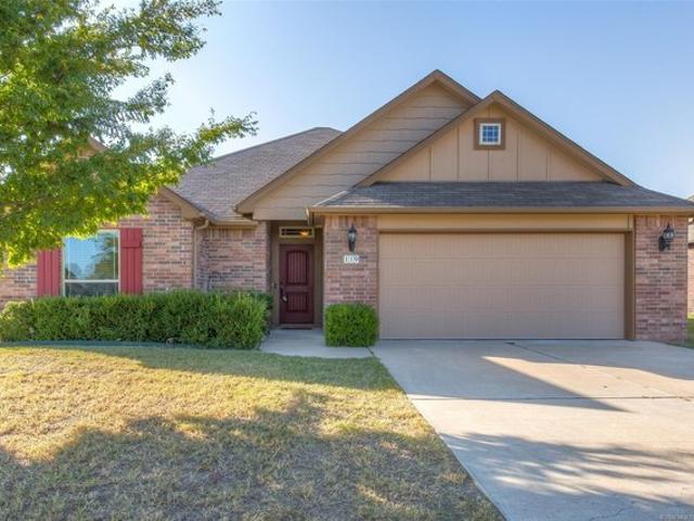 119 E Granger Pl, Broken Arrow, OK 74012