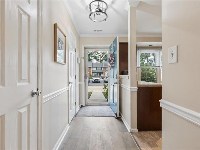 119 Kingsbridge LN