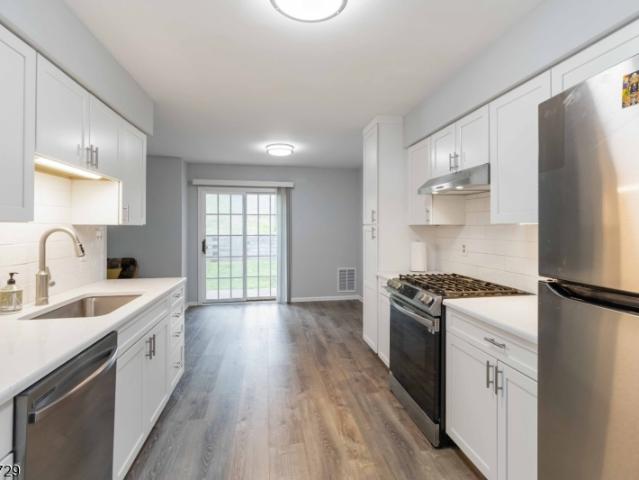 119 Hawthorne Ct