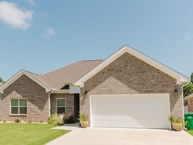 119 Harmony Dr, Tuscumbia, AL 35674