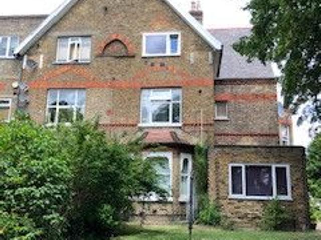119 Inwood Road, Hounslow, Greater London TW3, 1 bed flat to rent, £1,200 pcm | PrimeLocation