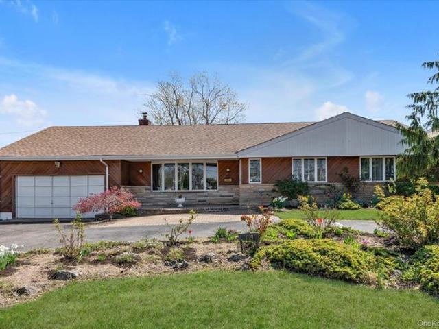 119 Ocean Ave, Massapequa, NY 11758