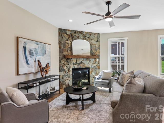 119 Olde Oak Way