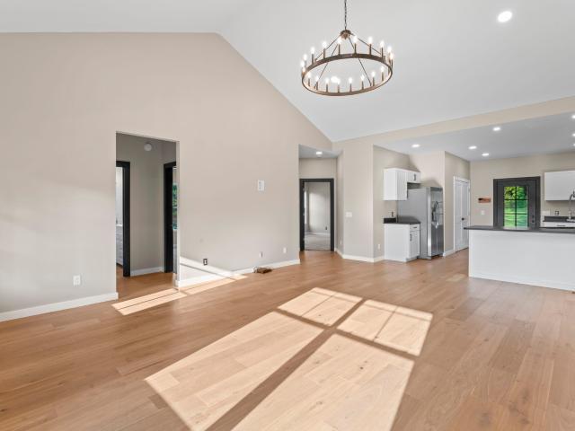 119 Line St