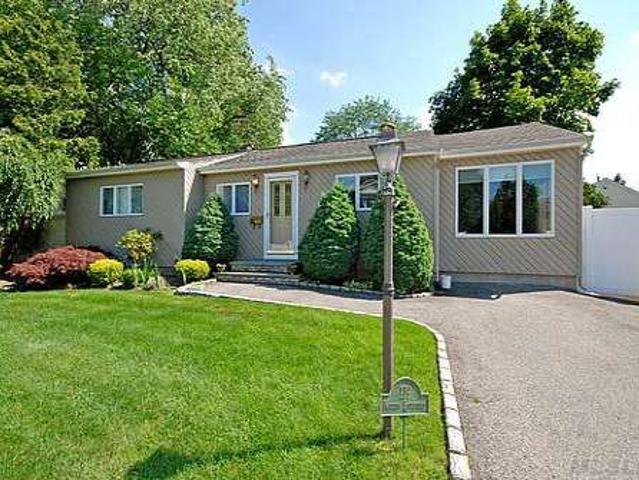 119 Morton Blvd, Plainview, NY 11803