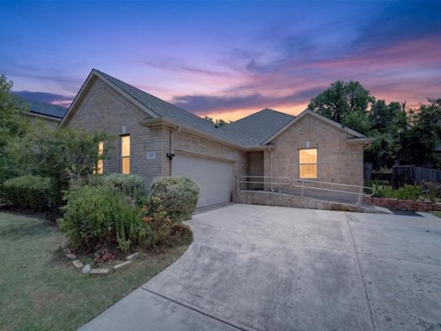 119 Matamoros St, Grand Prairie, TX 75051