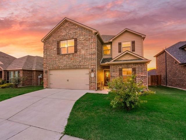 119 Magnolia Dr, Sanger, TX 76266