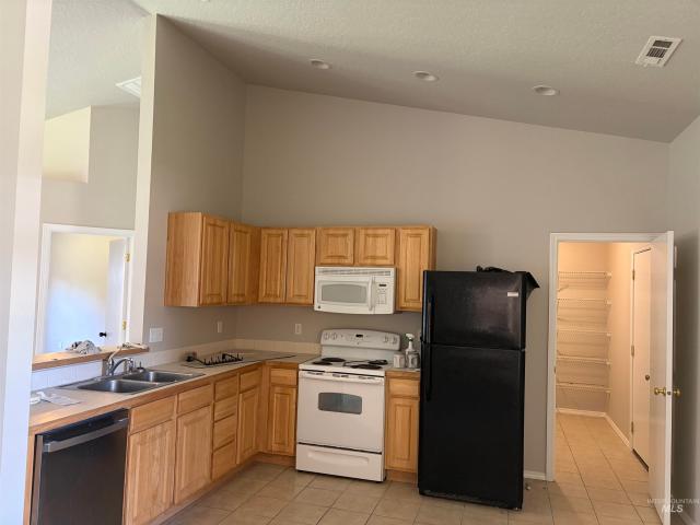 119 Midvale Ave
