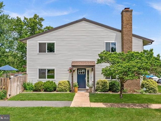 119 N Cottage Rd, Sterling, VA 20164