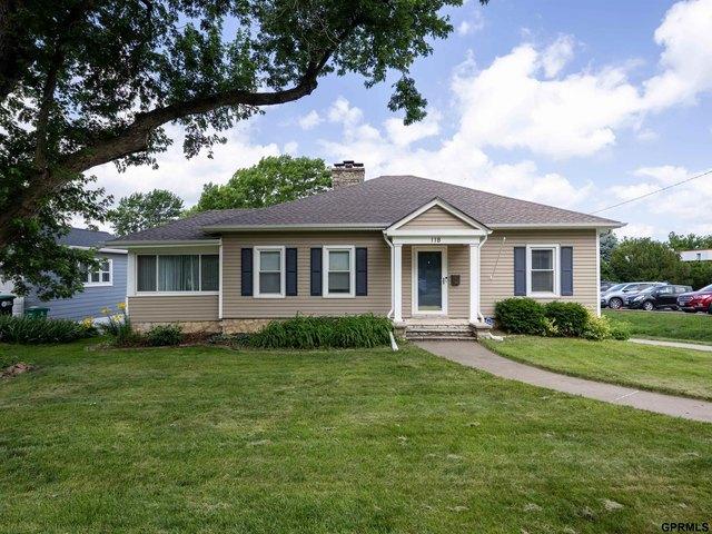 119 S 69th St, Omaha, NE 68132