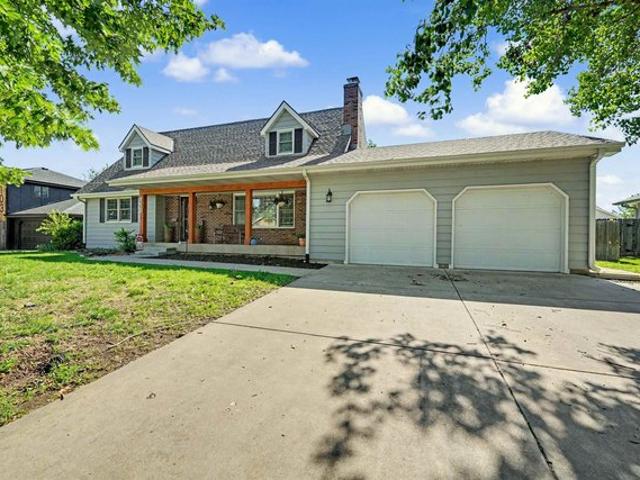 119 S Douglas Dr, Salina, KS 67401