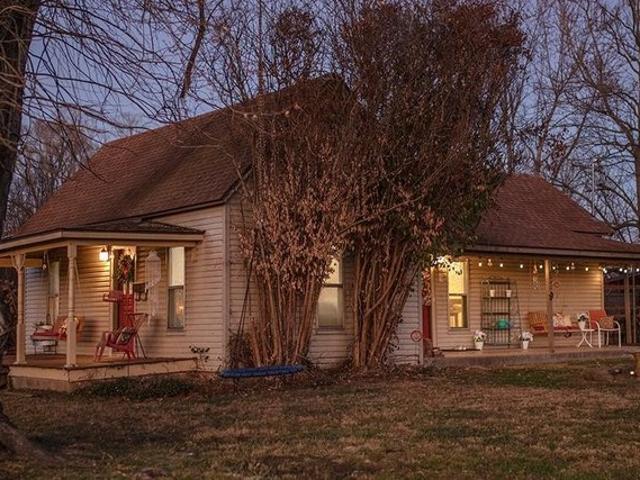 119 SE F St, Bentonville, AR 72712