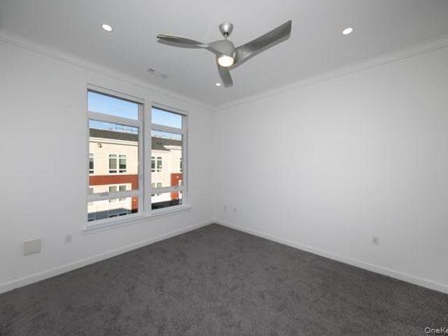 119 Searing Avenue PHS428