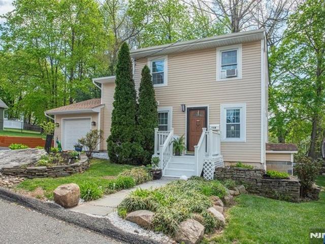119 Sherwood Ave, Mahwah, NJ 07430