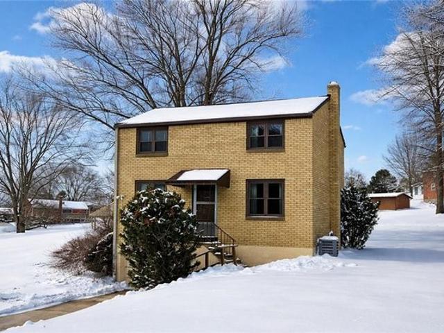119 Springhouse Dr, Butler, PA 16001