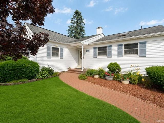 119 Stuyvesant Dr, Port Jefferson Station, NY 11776