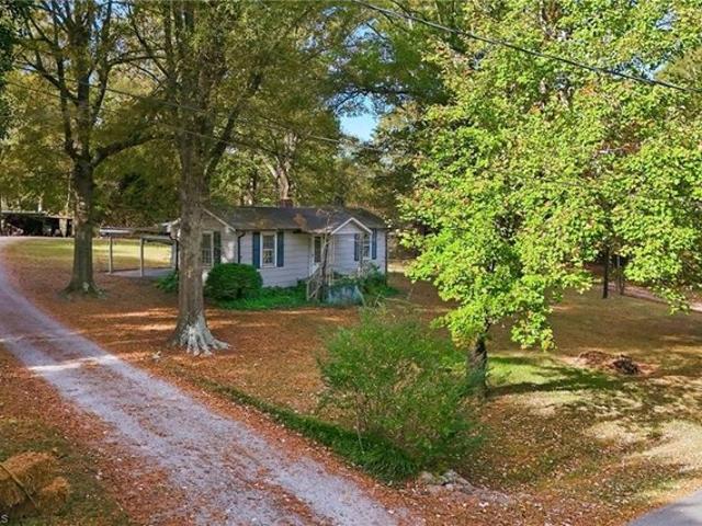119 Sunset Dr, Taylorsville, NC 28681
