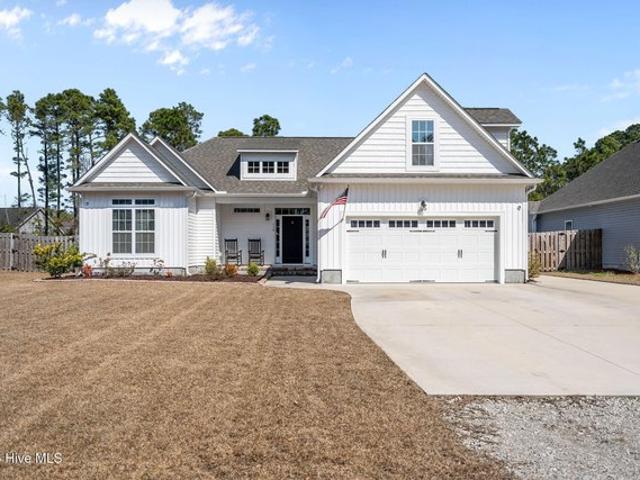 119 Penquin Pl, Hampstead, NC 28443