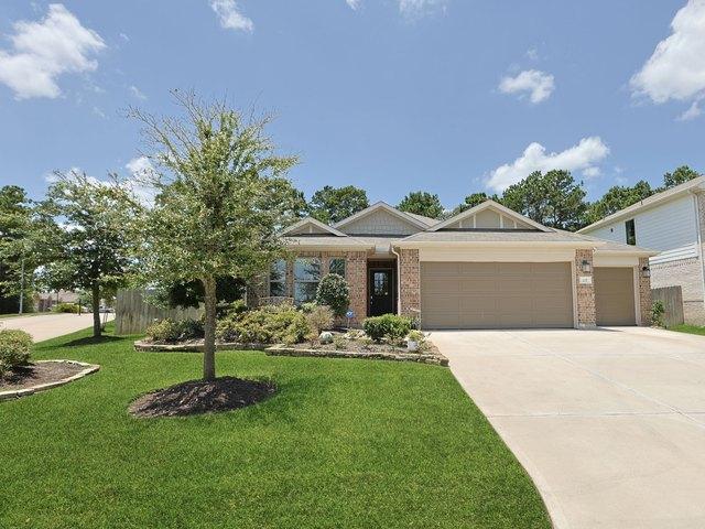 119 Rogerdale River Dr, Magnolia, TX 77354